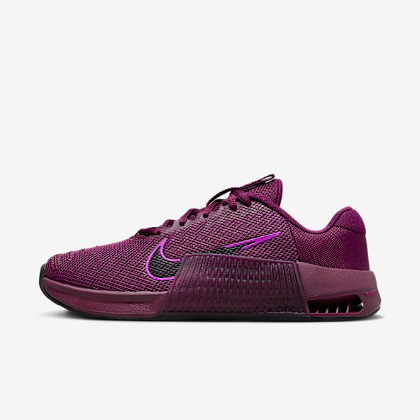 Rot Metcon Schuhe. Nike AT