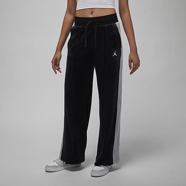 Laza Szabadidőnadrágok és melegítőalsók. Nike HU