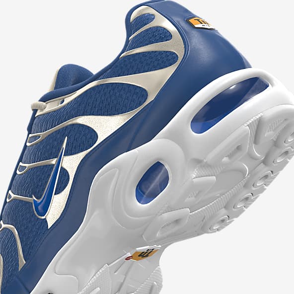 Air Max Plus Shoes. Nike SG