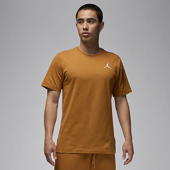 Jordan T-shirts com grafismos. Nike PT