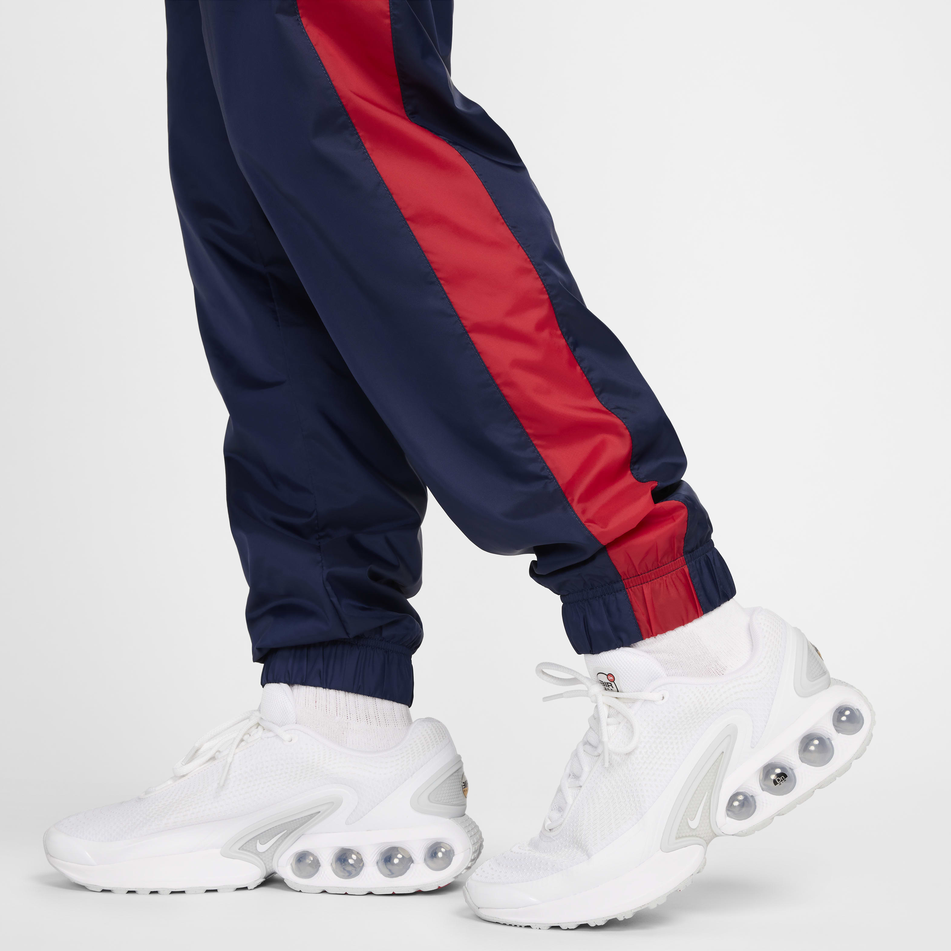 Nike Paris Saint-Germain Men's Nike Football Hooded Woven Tracksuit ...