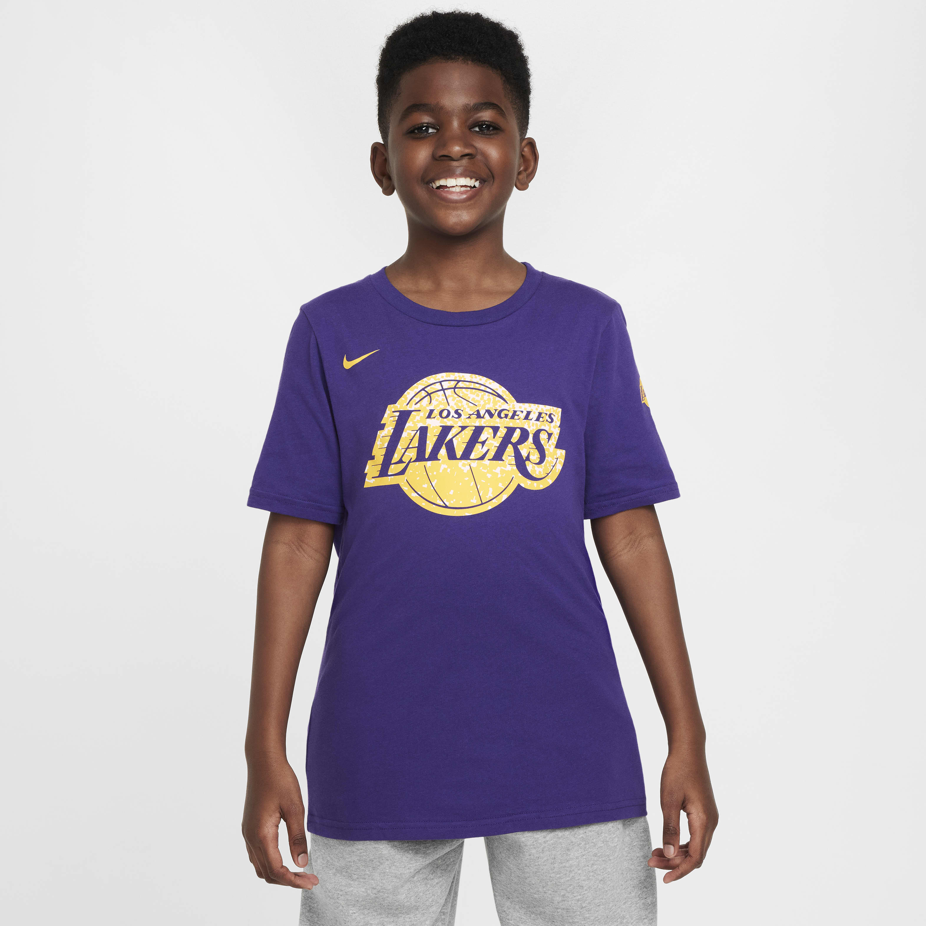 Nike Los Angeles Lakers Essential Older Kids' (Boys') Nike NBA T-Shirt ...