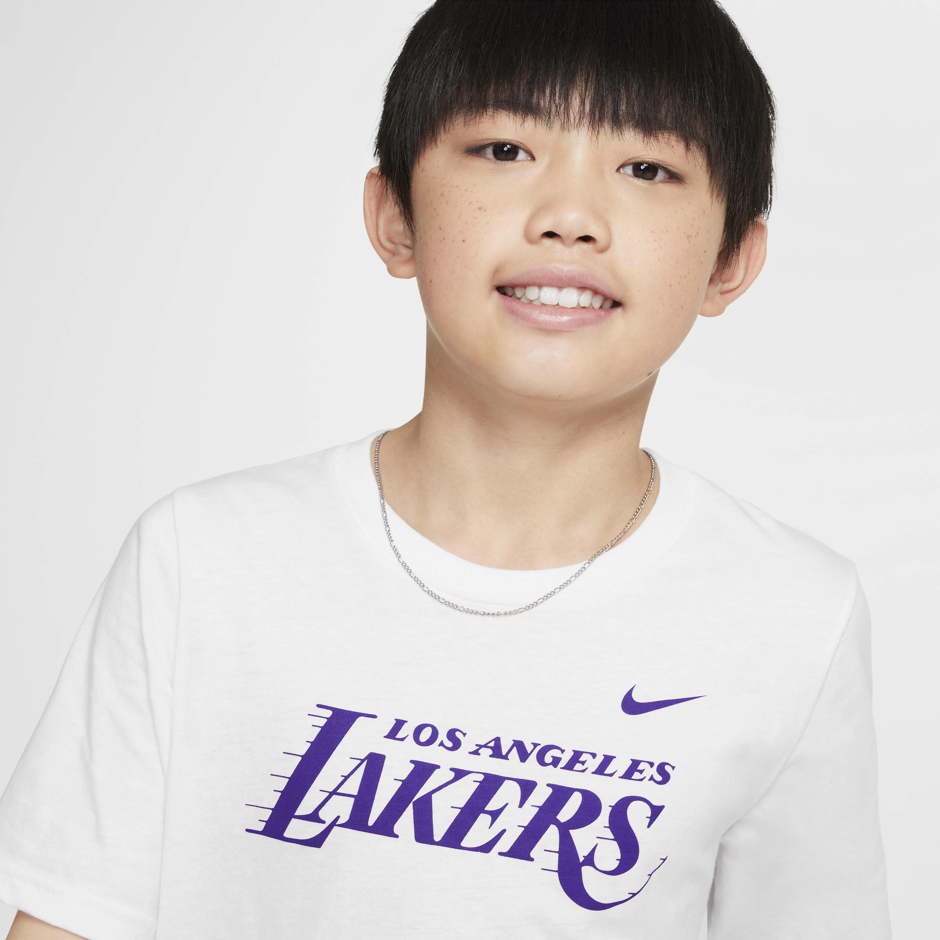 Nike Los Angeles Lakers Essential Older Kids' (Boys') Nike NBA T-Shirt ...