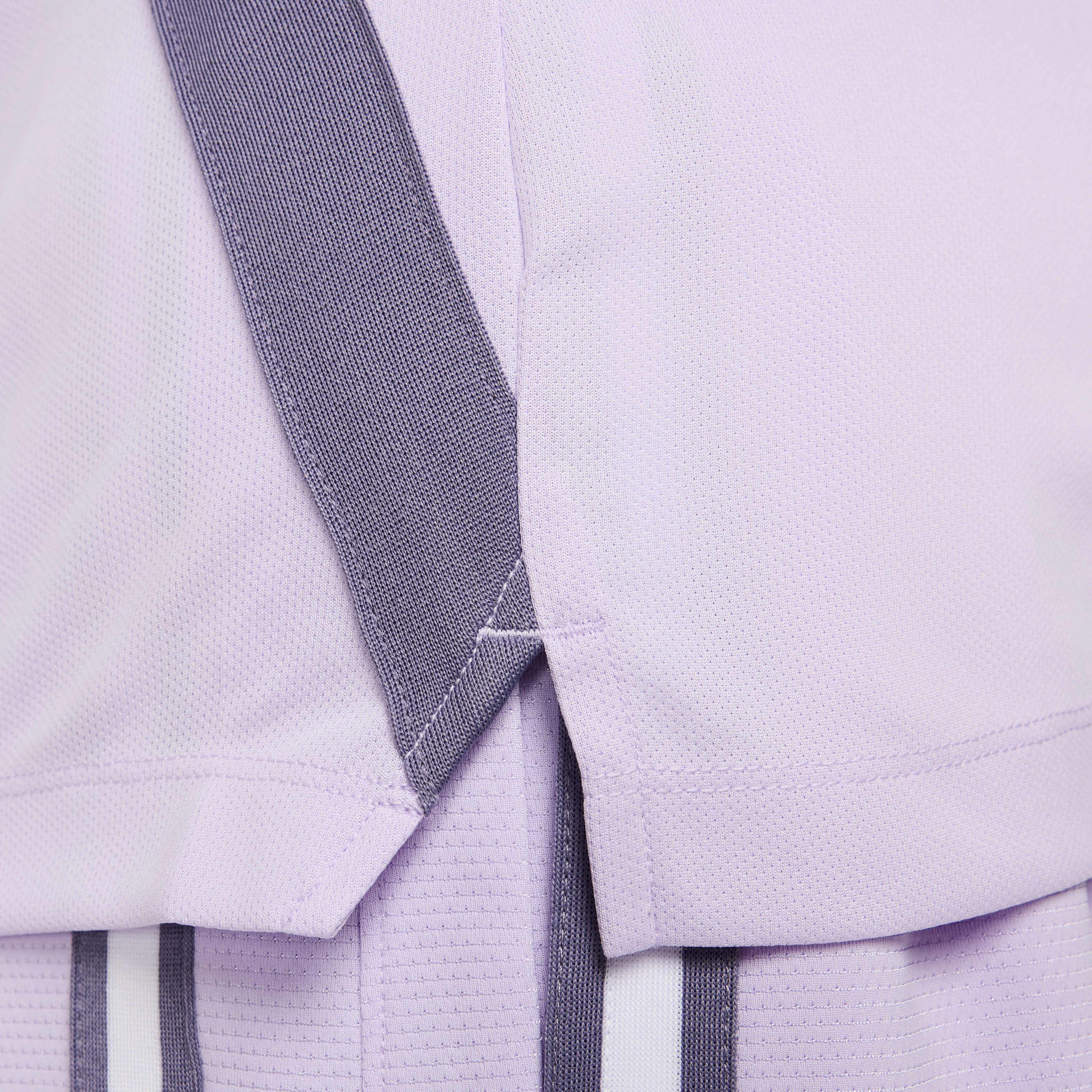 Nike Women's Dri-FIT Long-Sleeve Warm-Up Basketball Top | King's Cross