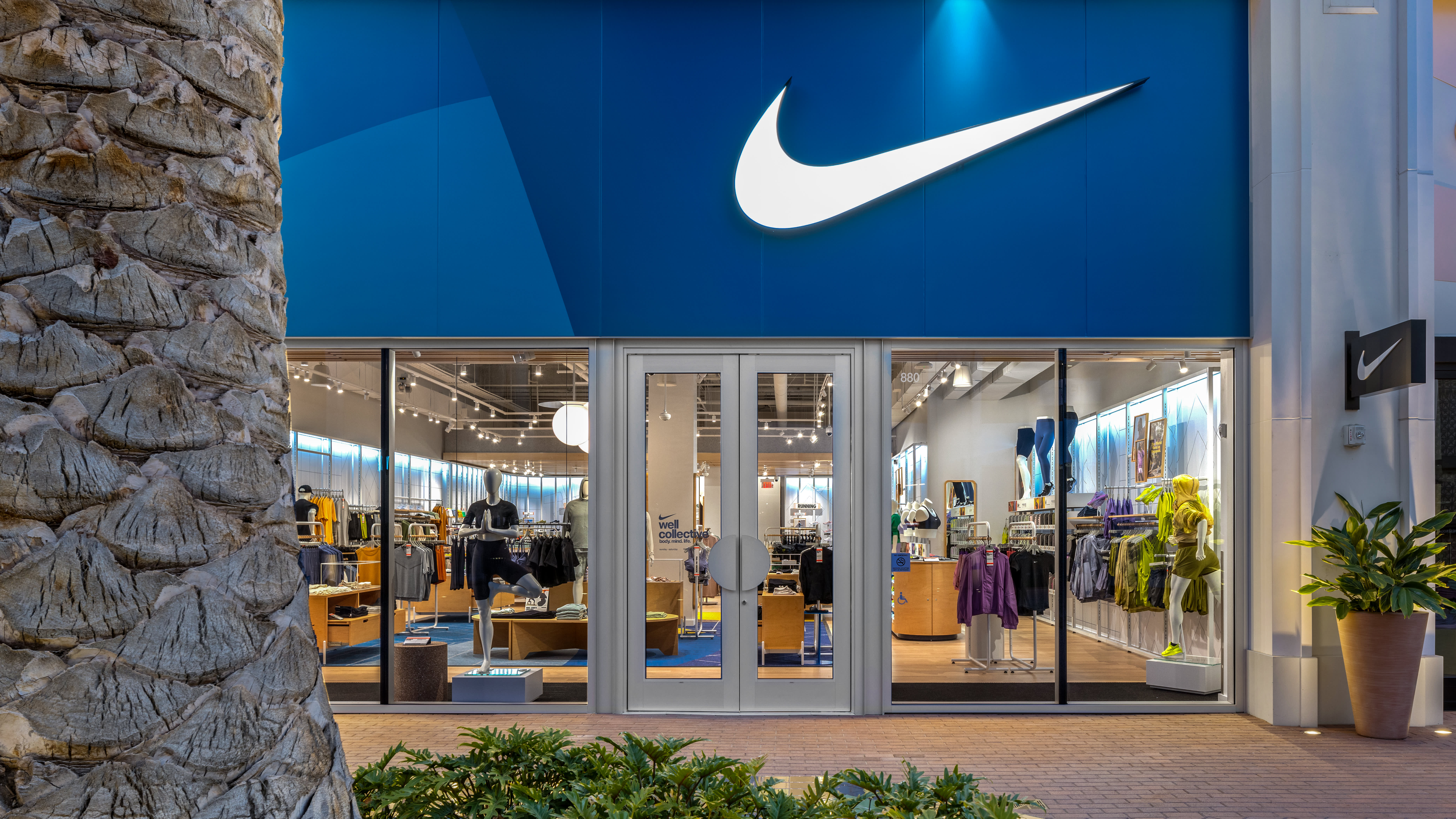 Nike Well Collective Irvine Irvine USA Nike MA Nike Well Collective Irvine Irvine USA Nike MA