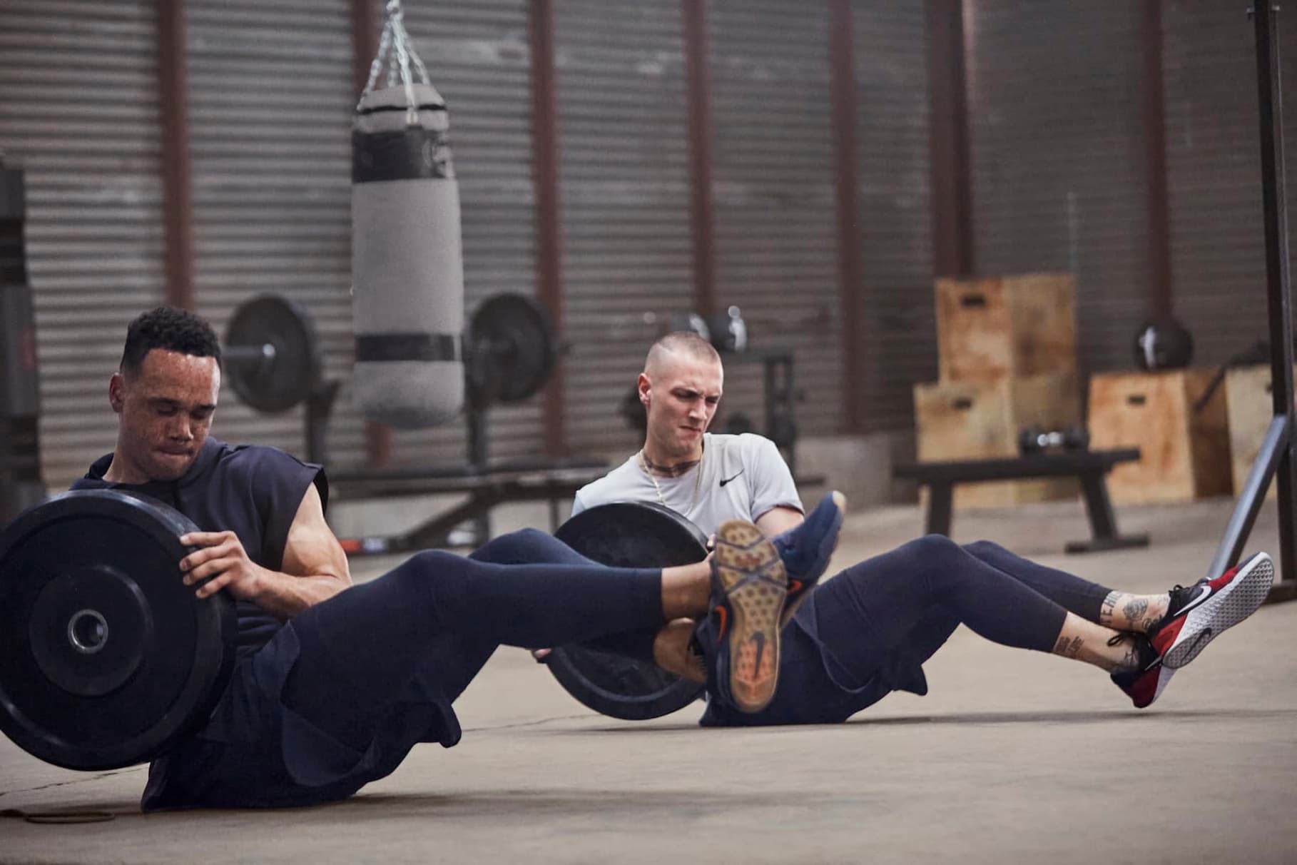 How to Do Crunches Properly. Nike JP