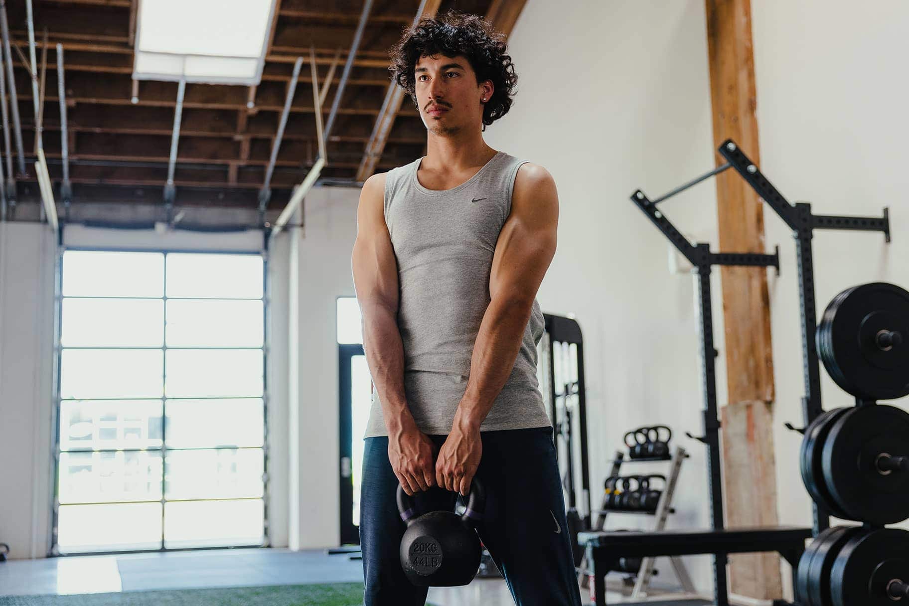 Übungen zur Kräftigung des unteren Rückens – erklärt von Expert:innen. Nike DE