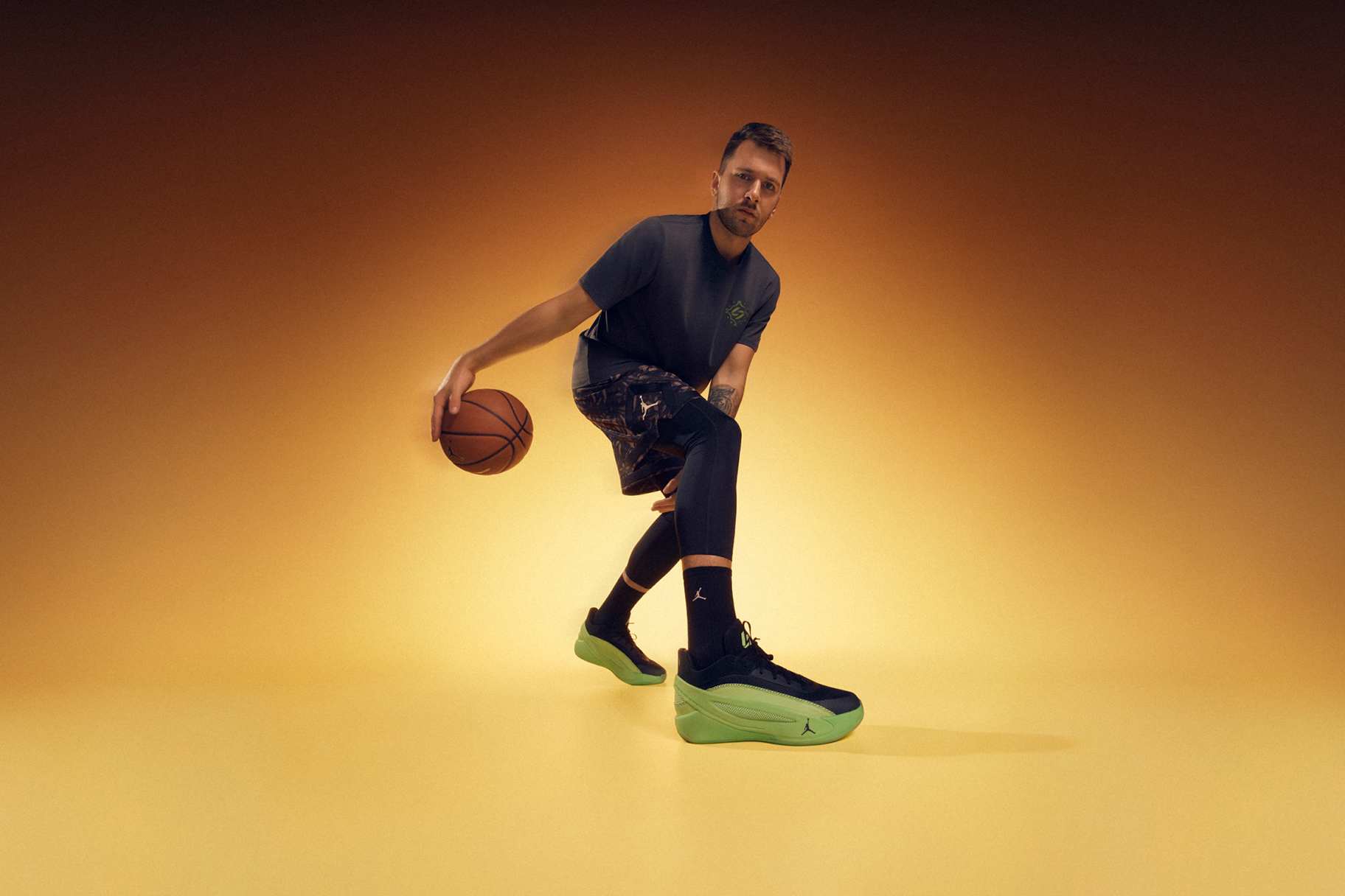 Joue avec assurance et maîtrise avec la Luka 5 de Jordan Brand. Nike CA