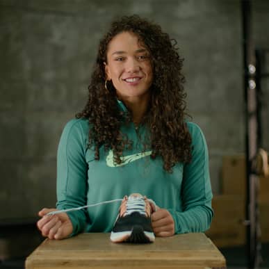 Veters van hardloopschoenen strikken. Nike NL