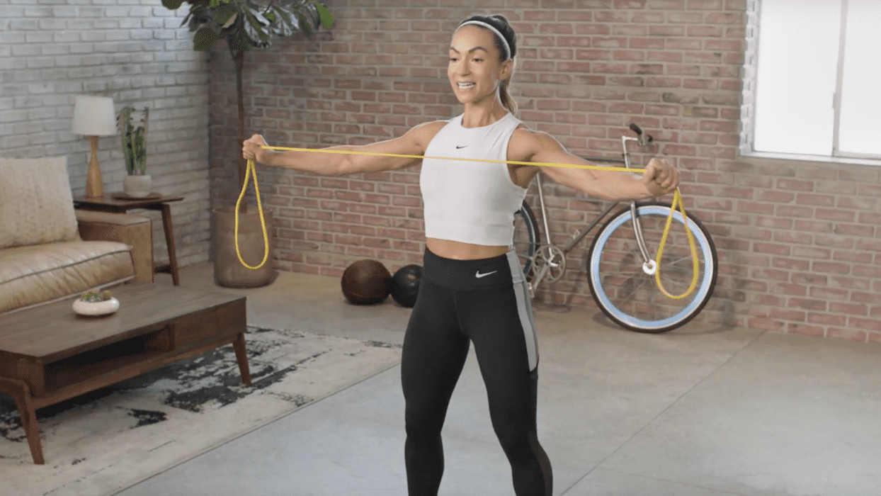 6 ejercicios con banda de resistencia. Nike MX