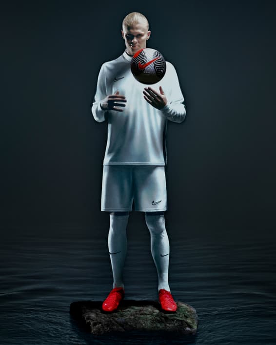 Nike Football. Nike DE