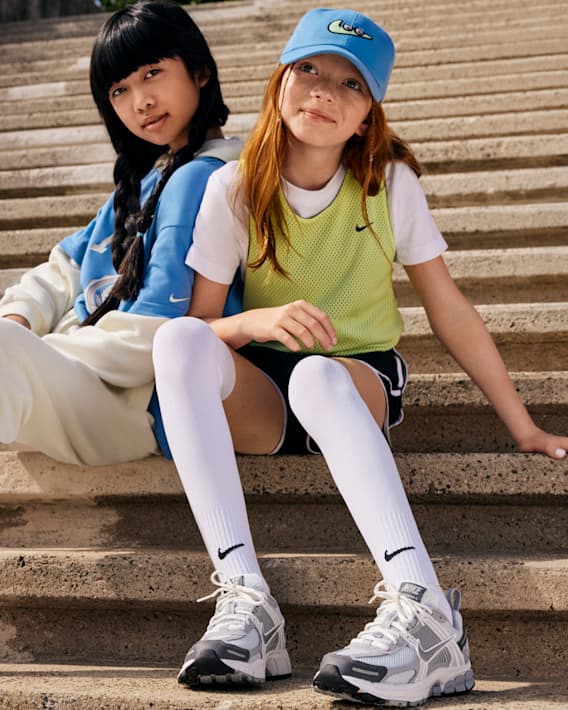 Nike Kids. Nike SG