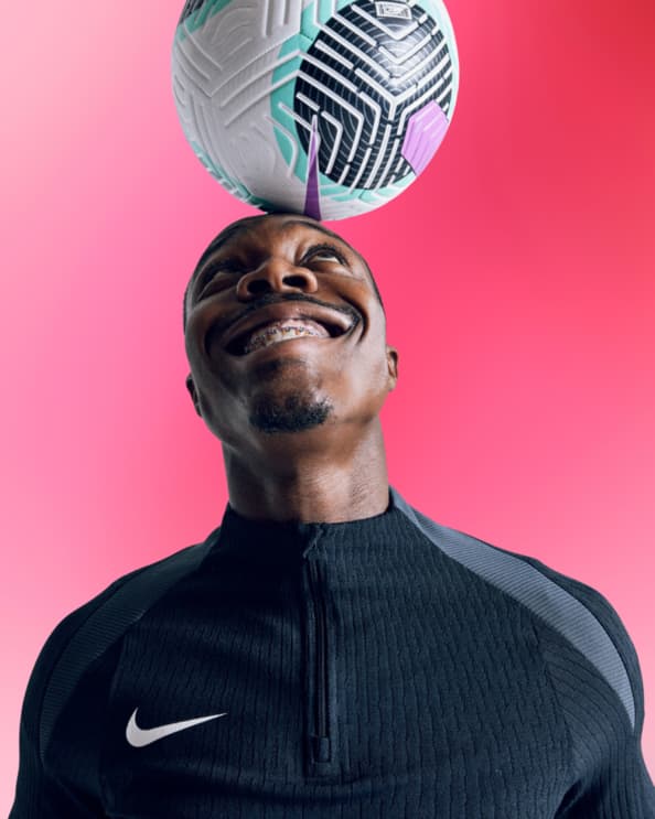 Nike Football. Nike GR