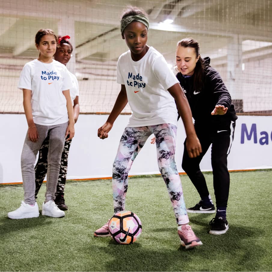 Nike Give: Supporting the Community. Nike CZ