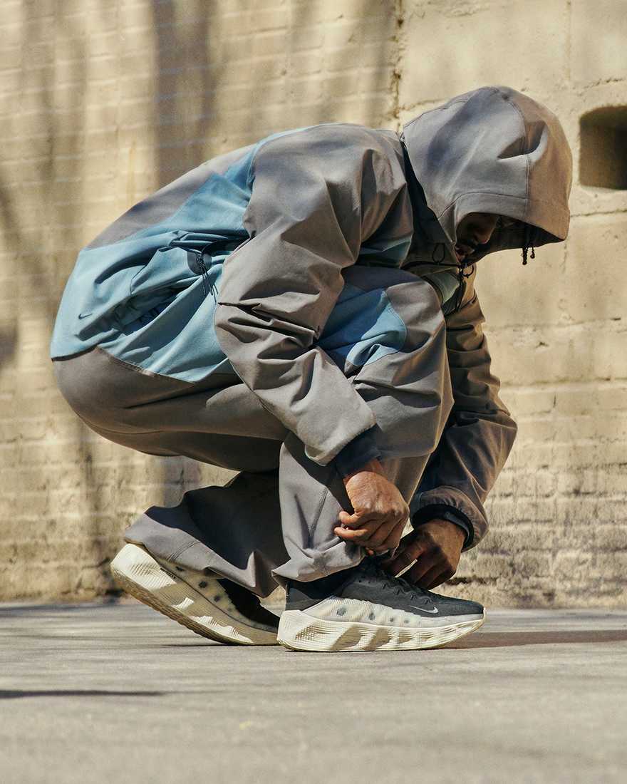 Jetzt neu: der Nike Ava Rover – der ultimative Schuh für die Stadt. Nike LU