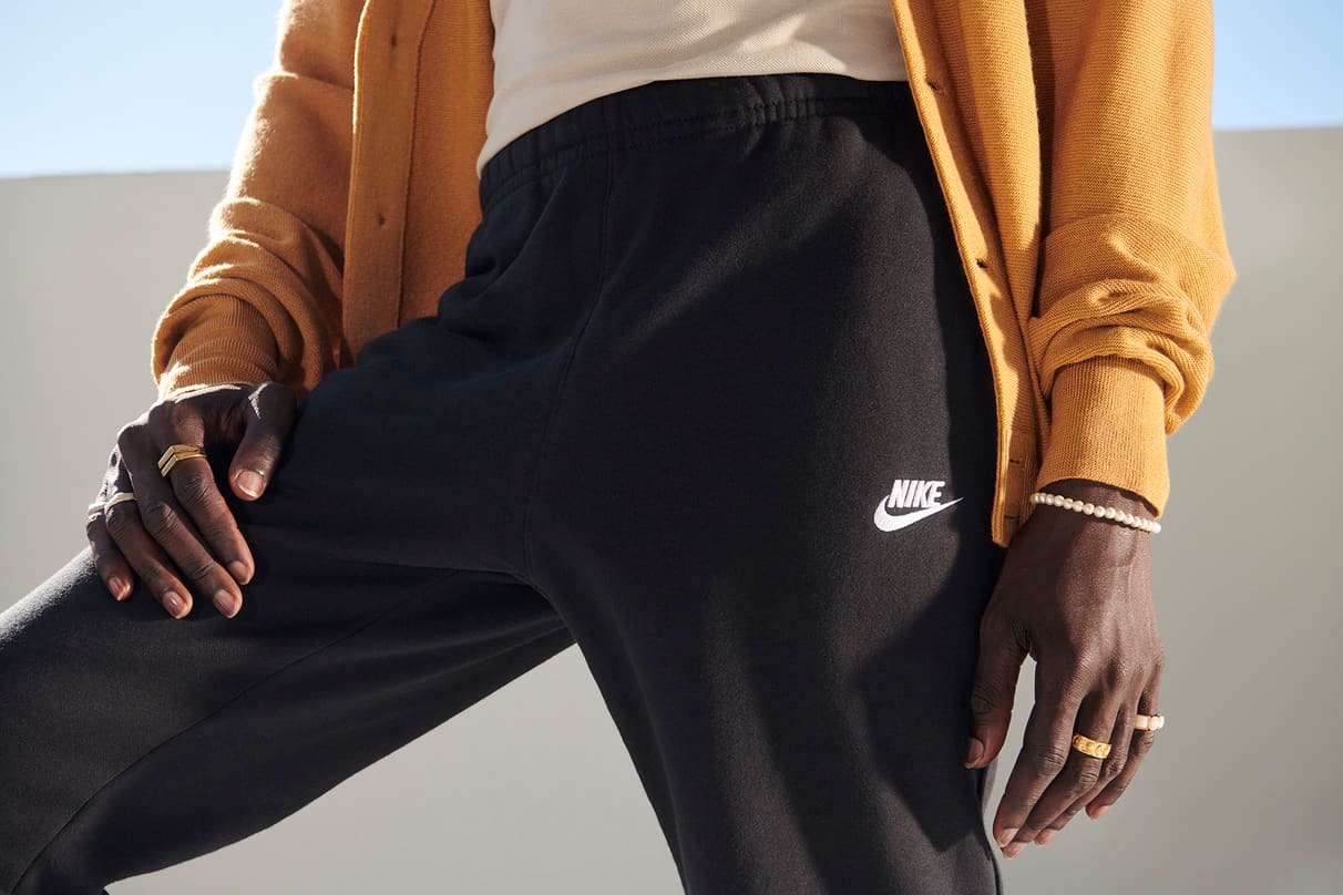 Les meilleurs pantalons de survêtement noirs Nike pour femme. Nike BE