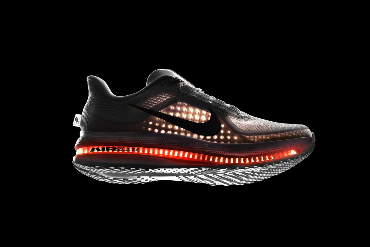 Neuer Pegasus Premium mit sichtbarem Air Zoom-Element. Nike AT