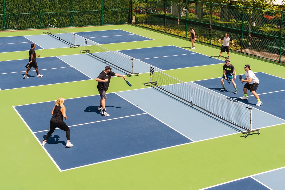 Wat is pickleball? En hoe speel je het?. Nike BE Wat is pickleball? En hoe speel je het?. Nike BE