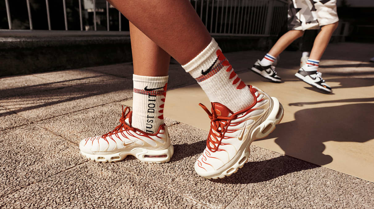 Jak dopasować buty do noszenia na co dzień do stopy dziecka?. Nike PL