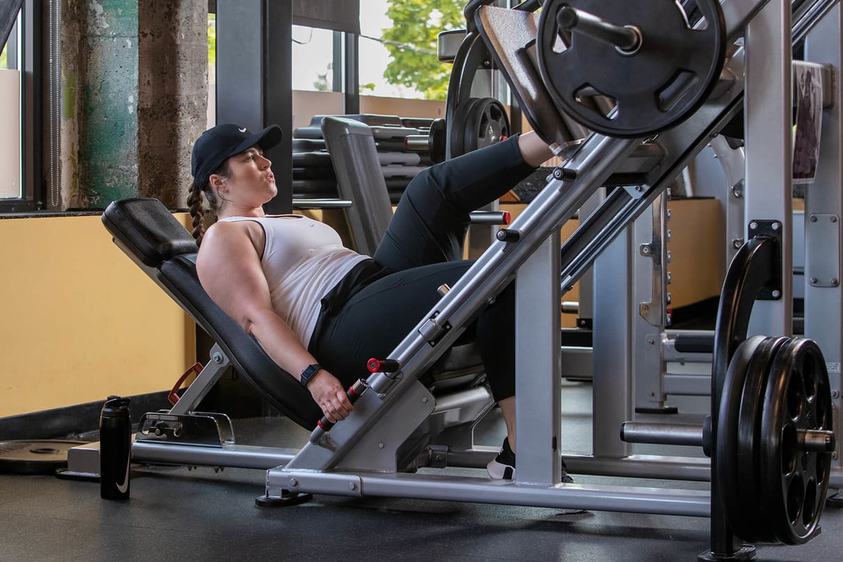 So steigst du in das Gewichtheben ein – erklärt von Trainer:innen. Nike LU