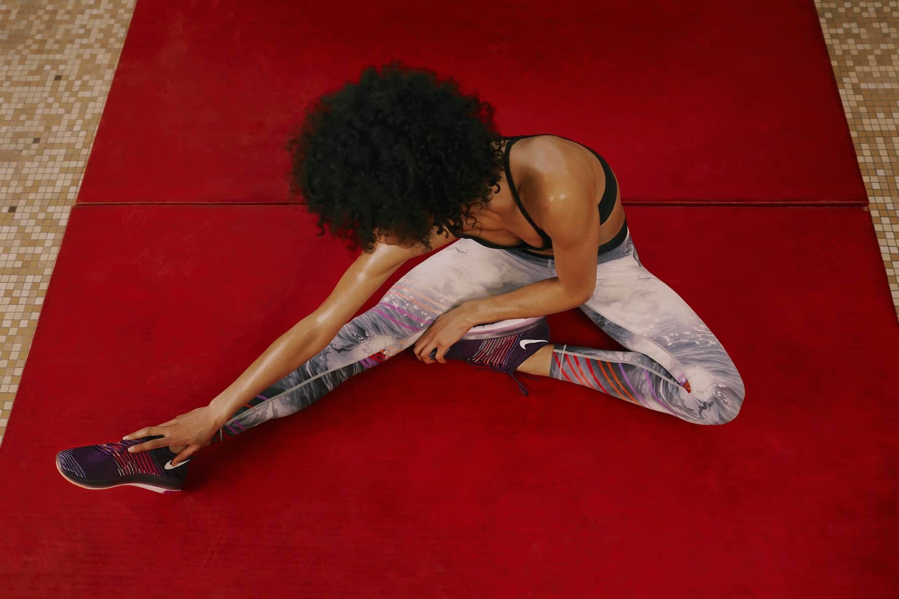 Les meilleurs exercices pour tonifier l'intérieur des cuisses. Nike FR