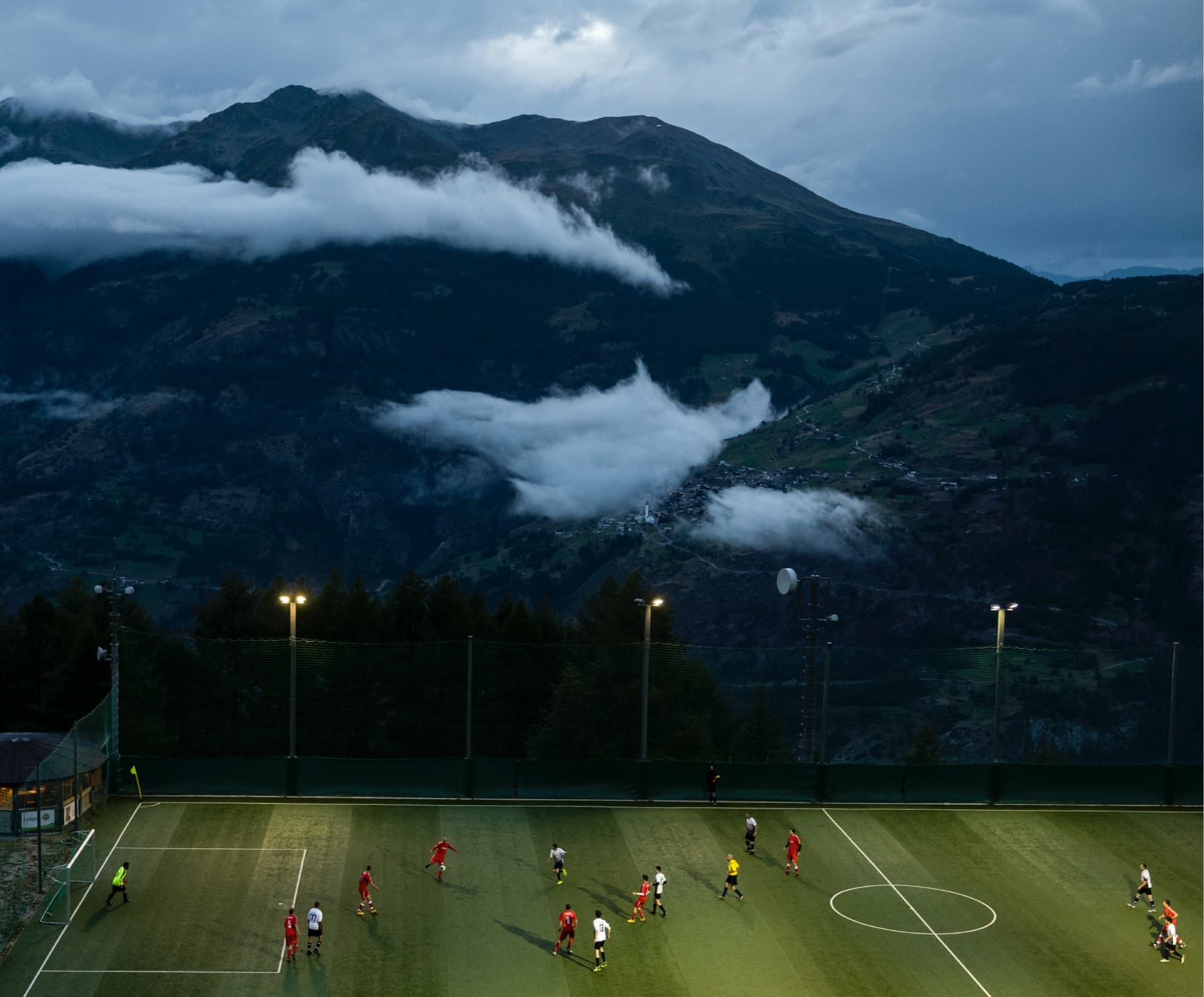 Jouez au football au plus haut niveau dans les Alpes suisses. Nike CA