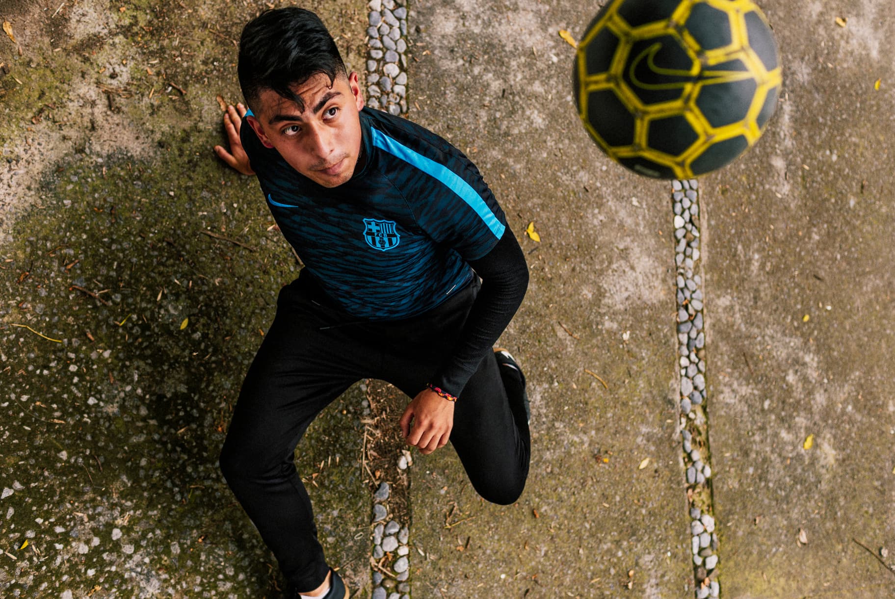 Mexico City Footballer Alan Landeros Perfects His Skills. Nike IN