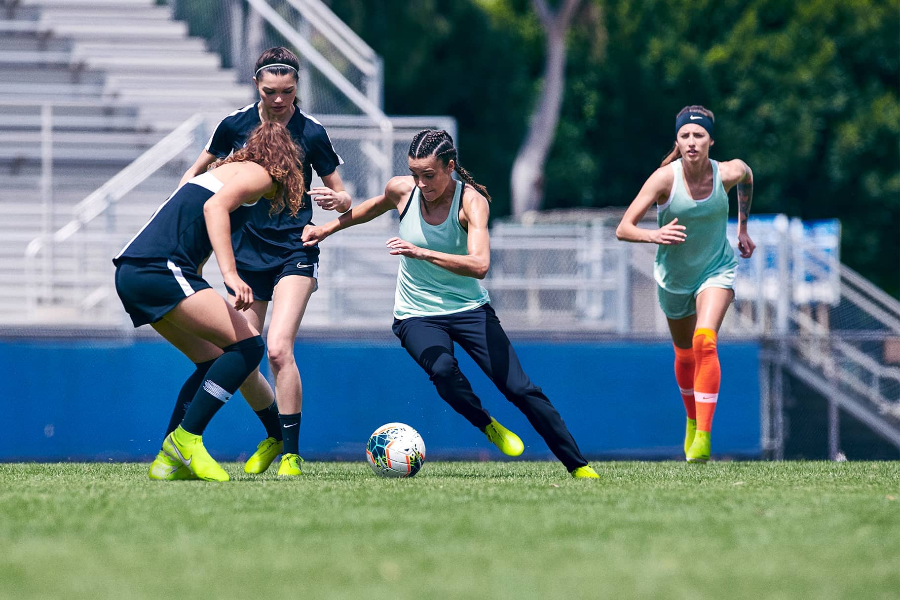 De basis van voetbal, uitgelegd door voetbalcoaches. Nike BE