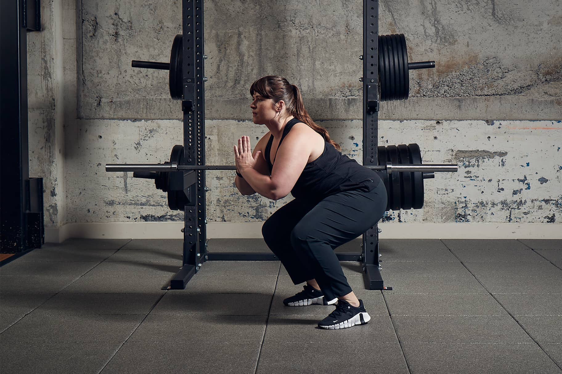 Probier dieses von Expert:innen empfohlene Bodyweight-Workout für die ...