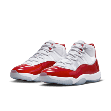 El Air Jordan 11 llega en color "Varsity Red". Nike