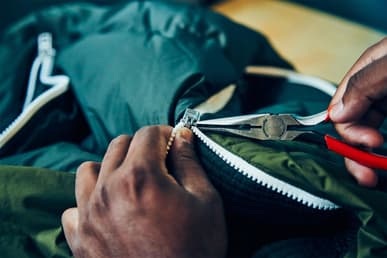 How to Fix a Zip. Nike CA