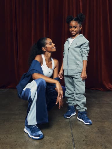 El Air Jordan 11 "Midnight Navy" brinda un toque aterciopelado. Nike