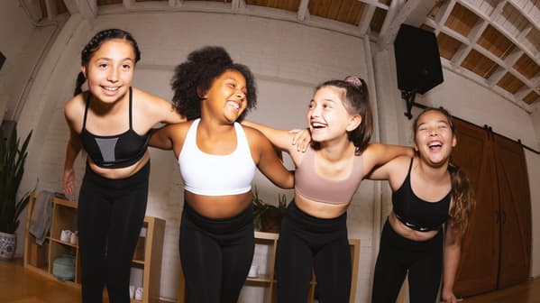 Der richtige Zeitpunkt für den ersten Sport-BH. Nike DE