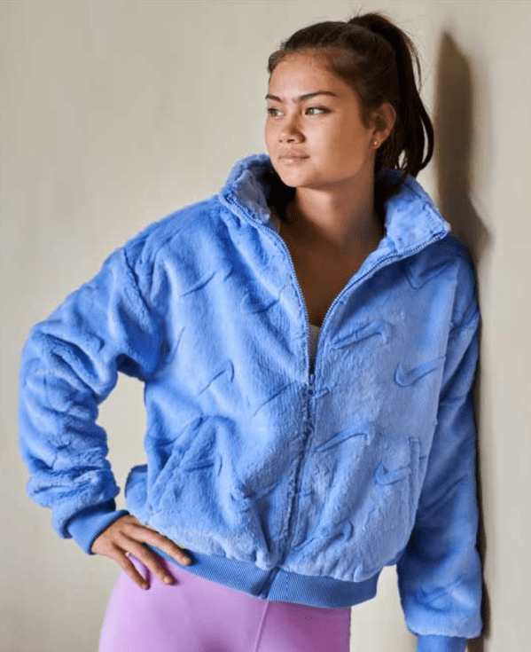 Nike Outerwear: Wetterfeste Kleidung für alle Jahreszeiten. Nike AT