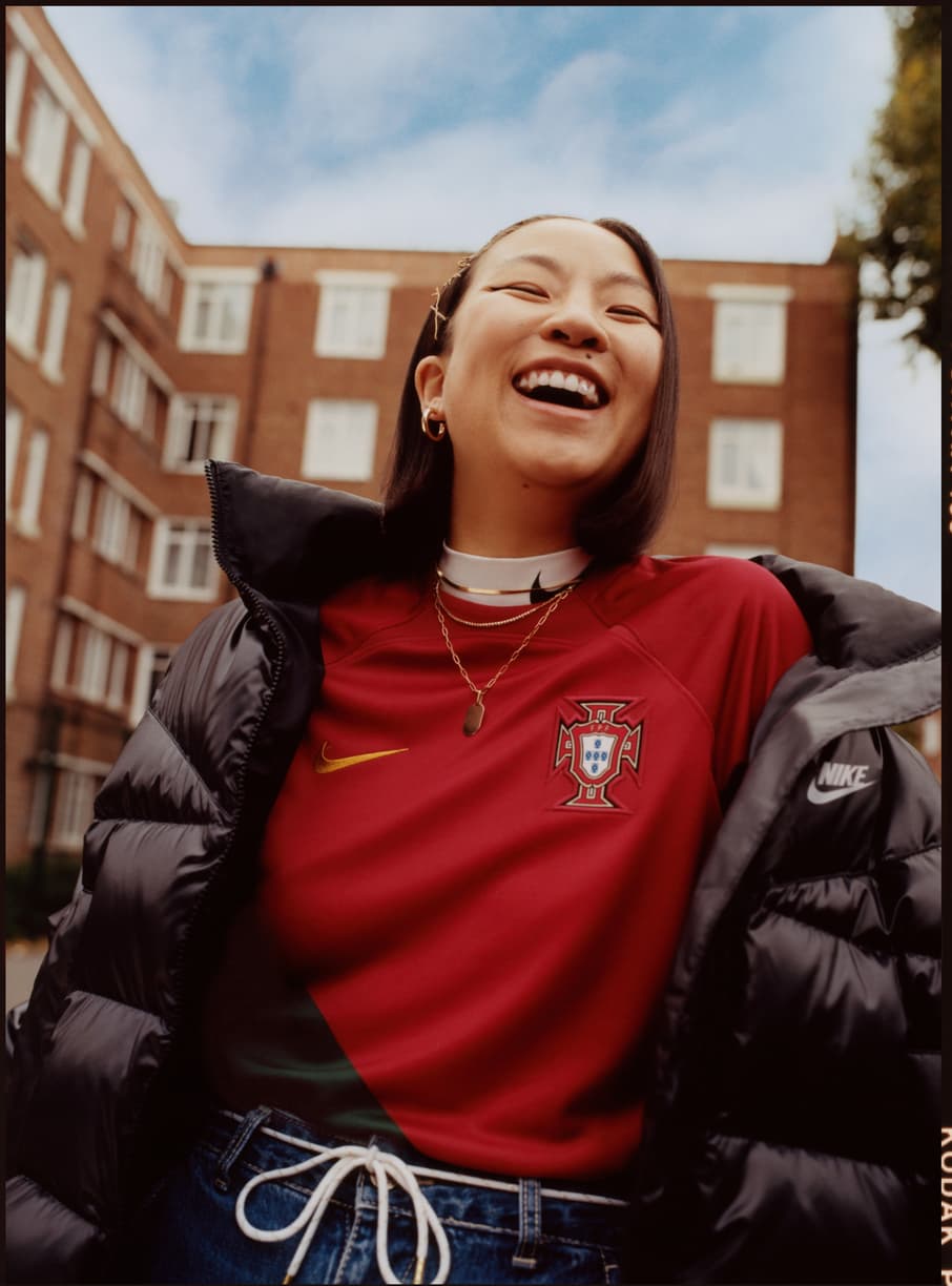 De look van Nike FC: Nicole. Nike BE