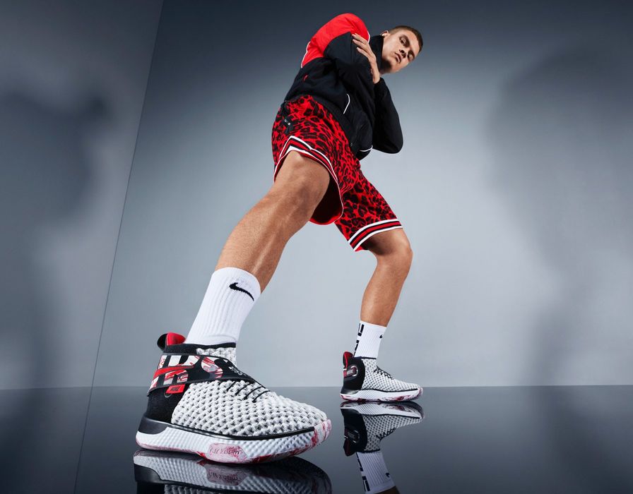 Nike FlyEase. Nike MX