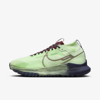 The Best Winter Hiking Gear From Nike. Nike.com