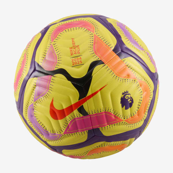 Cómo patear un balón de fútbol. Nike MX