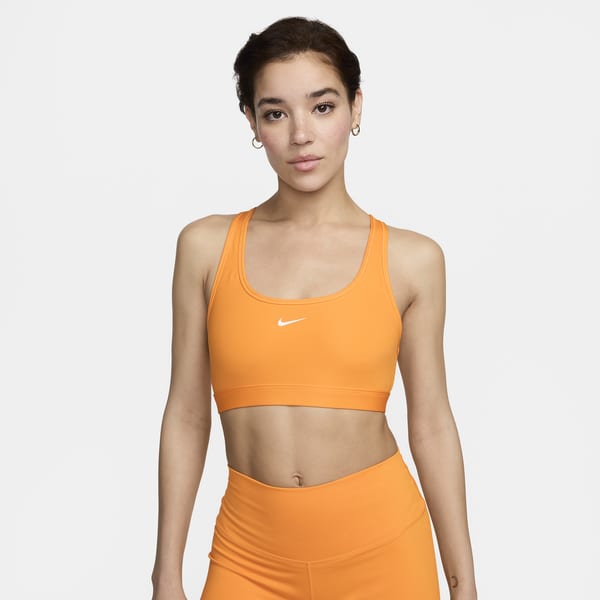 ¿Deberías dormir con un bra? Los expertos opinan. Nike