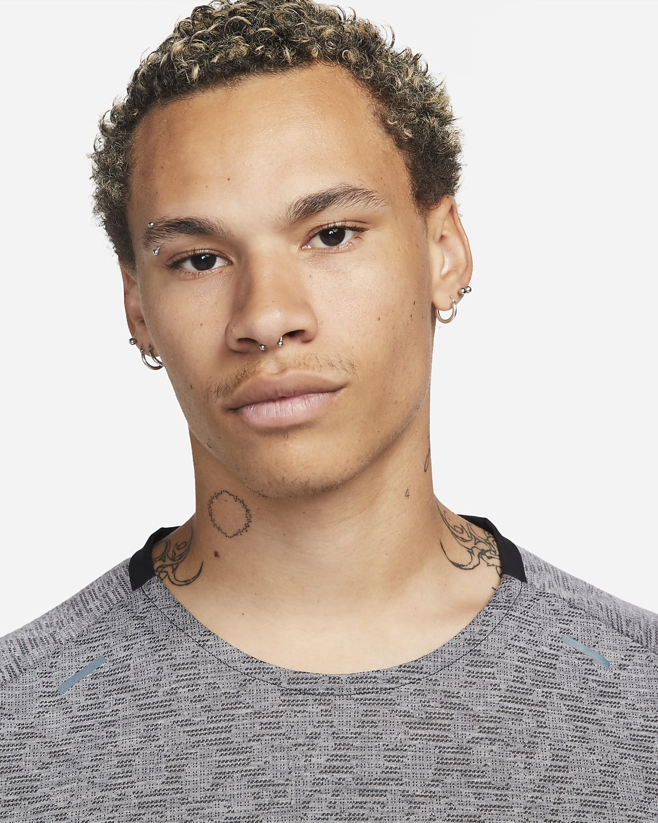 Nike Dri-FIT Run Division Pinnacle Men's Short-Sleeve Running Top. Nike SA