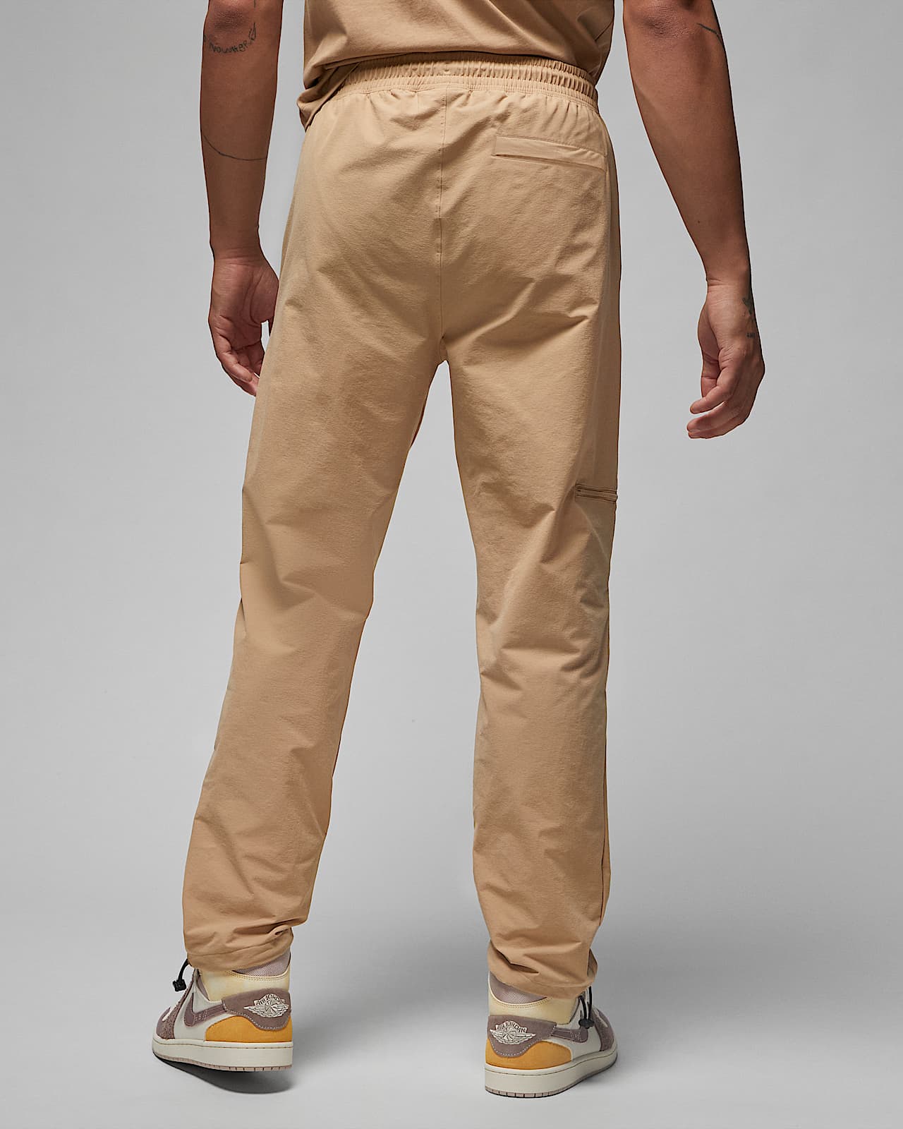Jordan Essentials Men's Woven Trousers. Nike AE