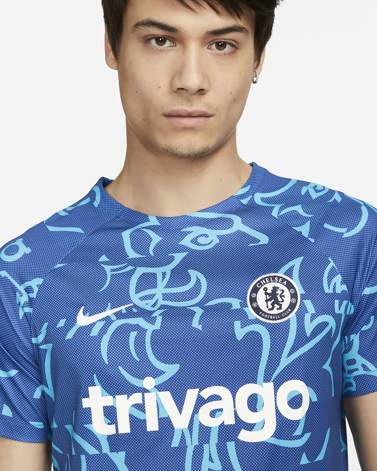 Chelsea F.C. Men's Nike Dri-FIT Pre-Match Football Top. Nike AT