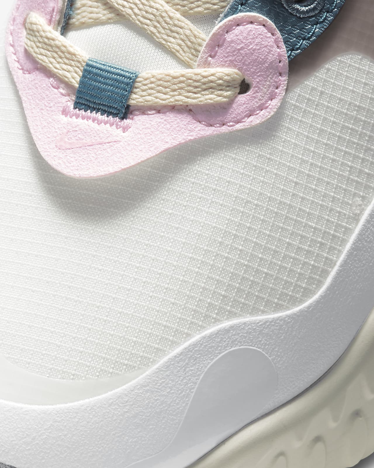 Nike React ART3MIS női cipő. Nike HU