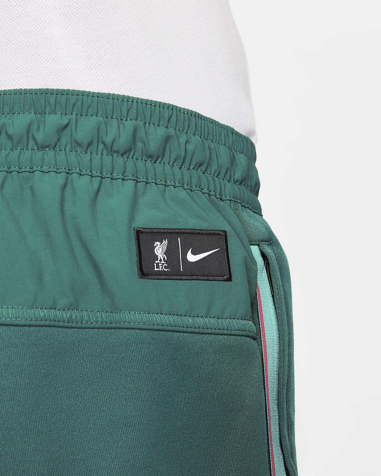 Liverpool F.C. Men's Football Pants. Nike SA