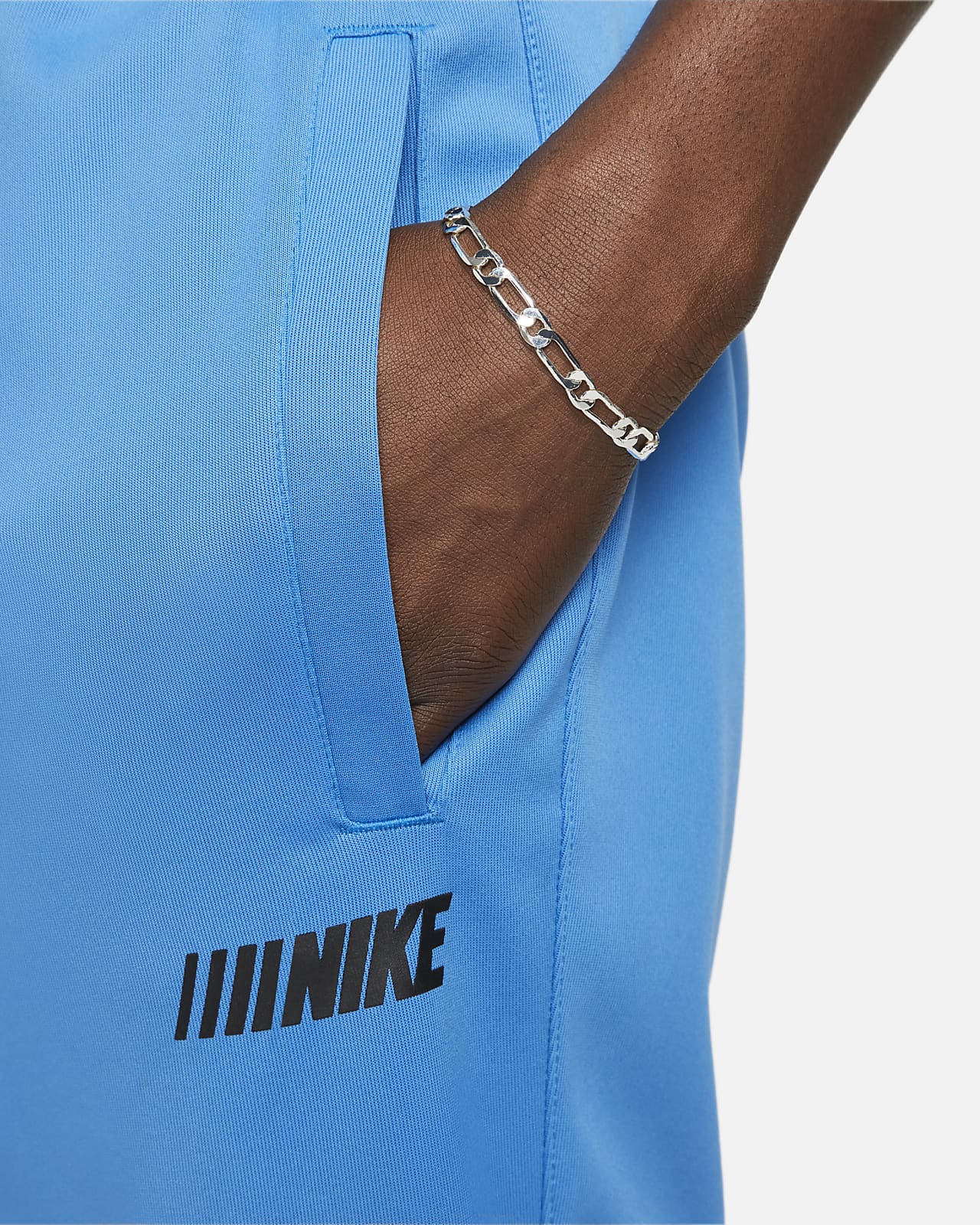 Nike Sportswear Standard Issue Men's Trousers. Nike SA