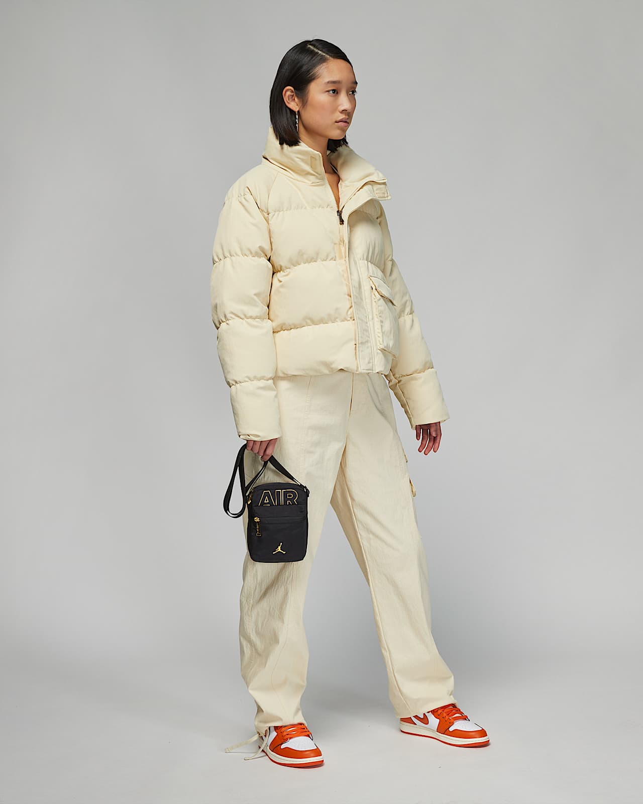 Jordan Black&Gold Cross-body Bag Cross-body Bag (1L). Nike GB