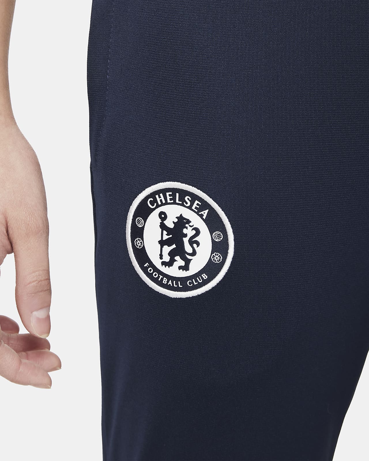 Chelsea F.C. Strike Older Kids' Nike Dri-FIT Knit Football Tracksuit ...