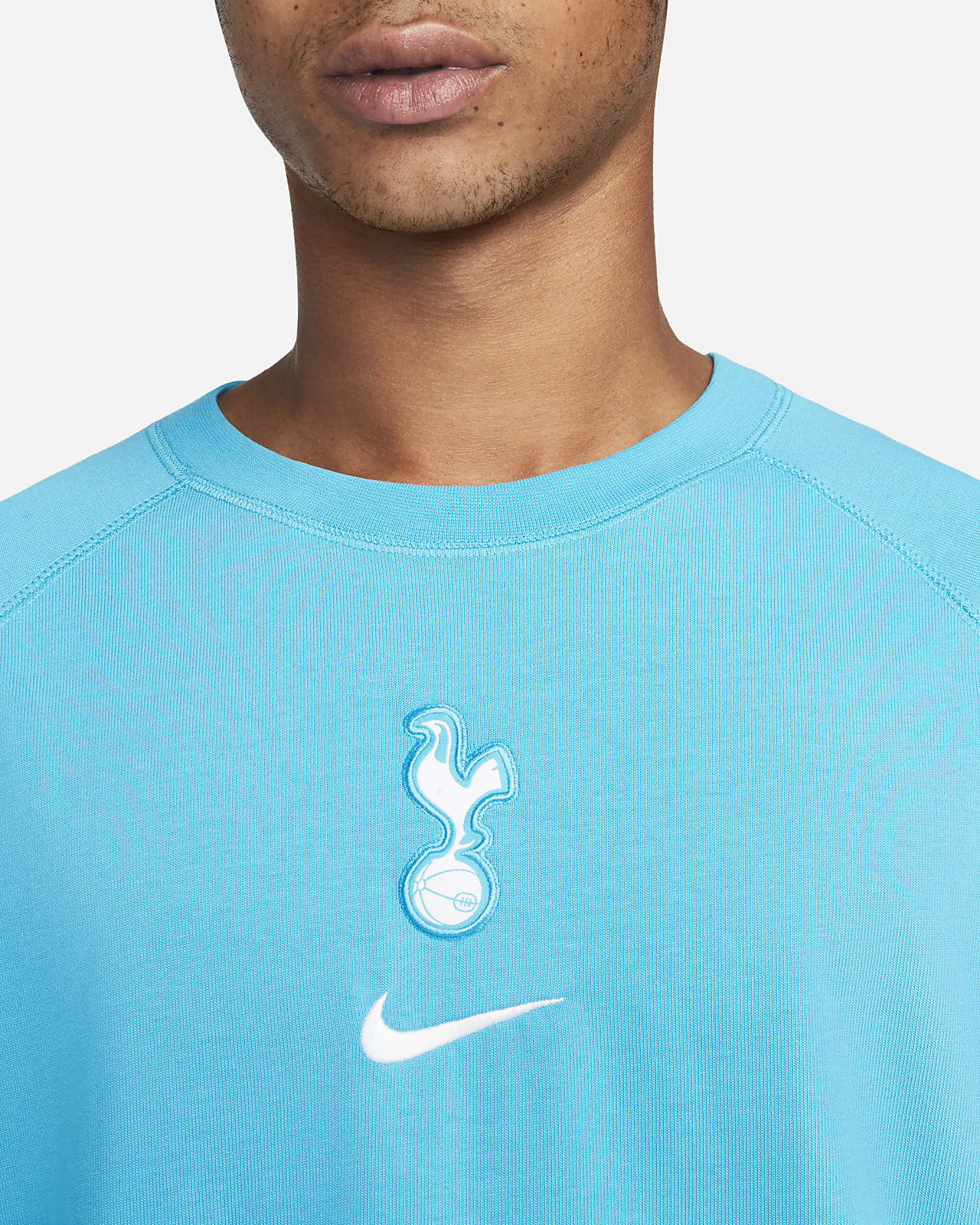 Tottenham Hotspur Travel Men's Short-Sleeve Football Top. Nike LU