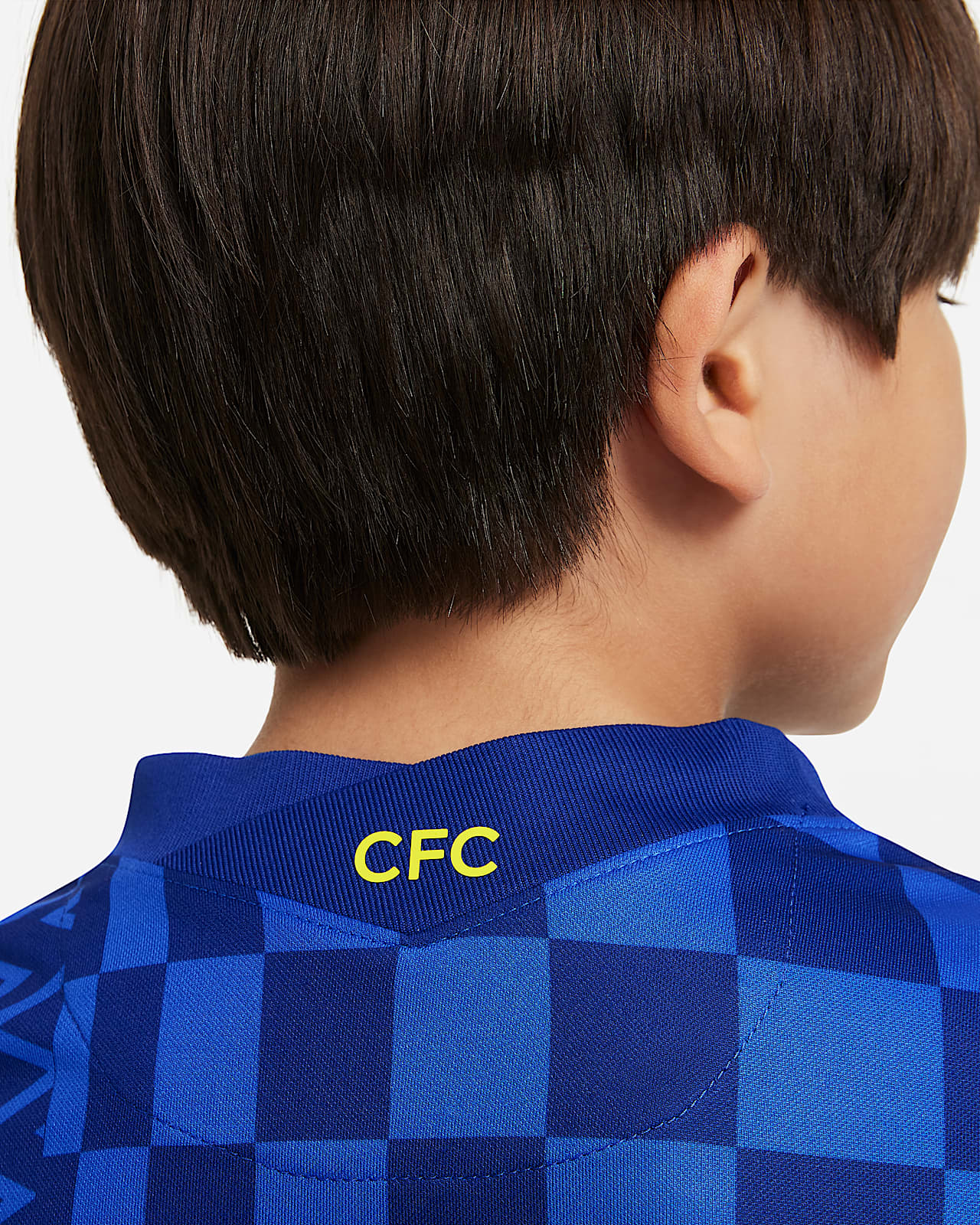 Chelsea F.C. 2021/22 Home Younger Kids' Football Kit. Nike PT
