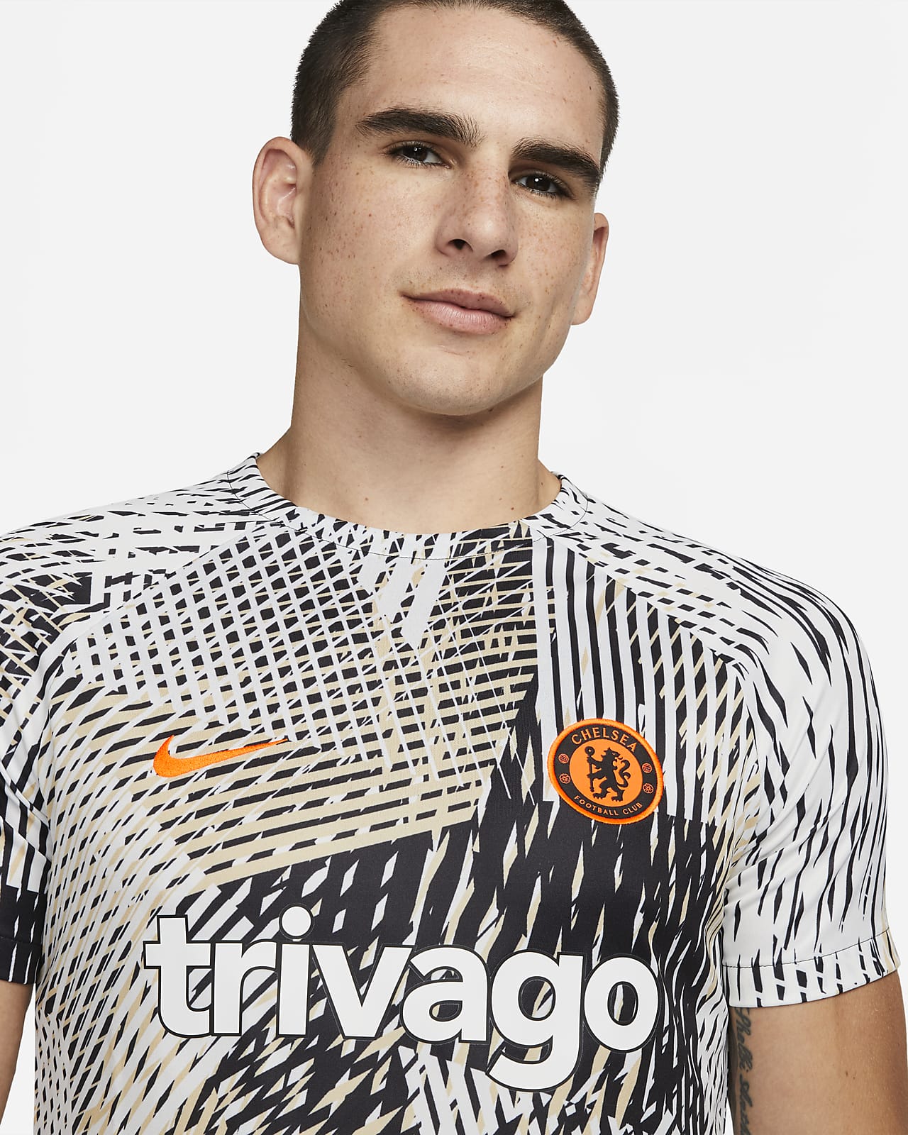 Chelsea F.C. Men's Nike Dri-FIT Pre-Match Football Top. Nike IE